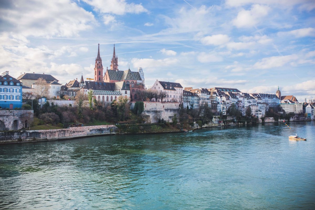 Prestupy a terminály na letisku Bazilej (BSL)